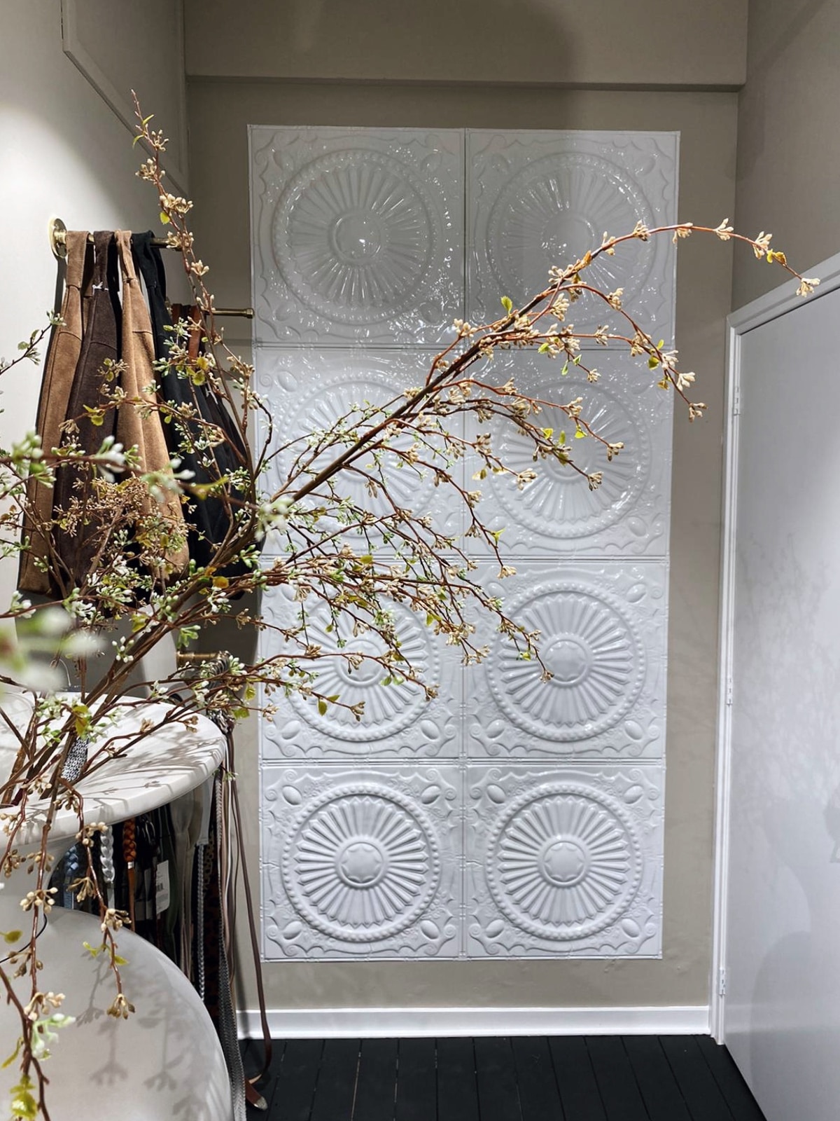 Necessaries by Marlou - Deventer - New York Ceiling Co. - CW